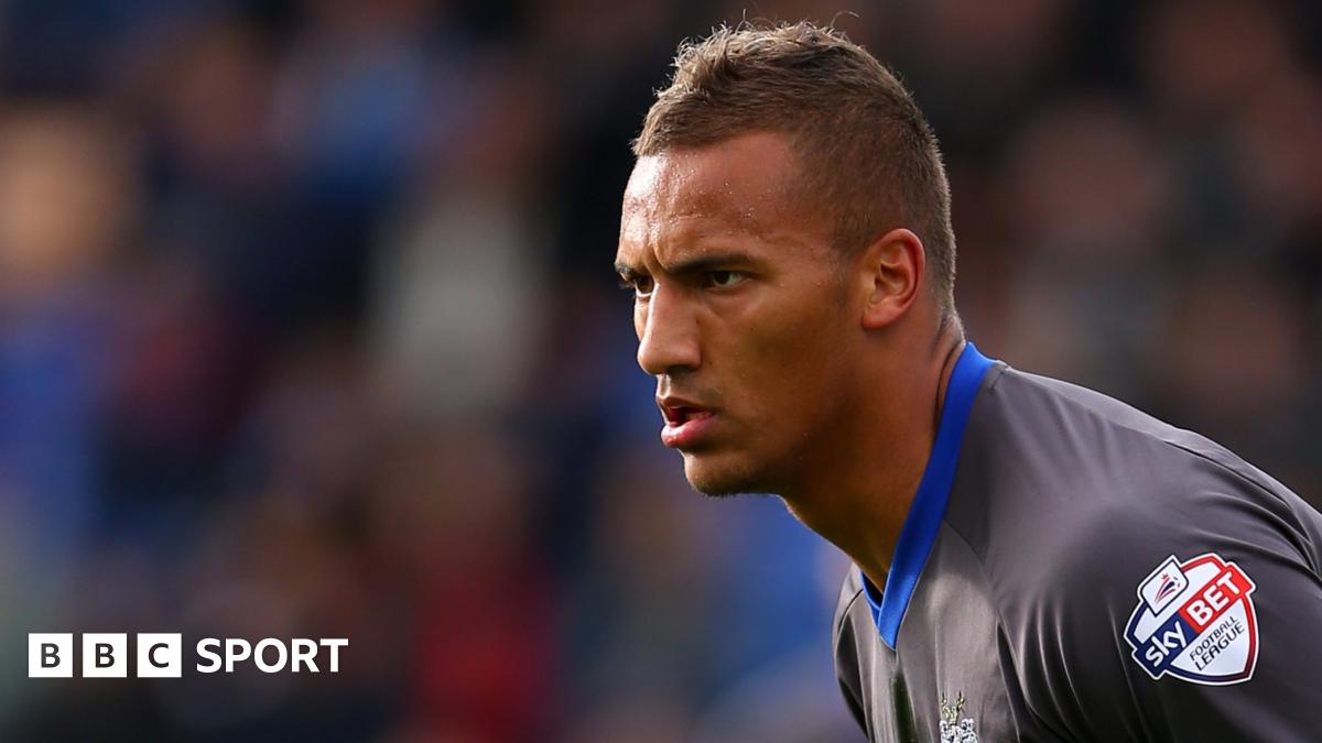 Reece Brown joins Sheffield United on a contract until January - BBC Sport