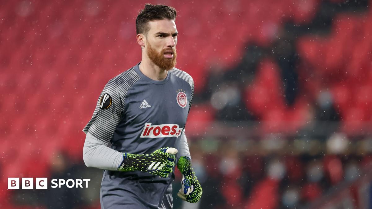Wolves sign Olympiakos goalkeeper Jose Sa on five-year deal - BBC Sport