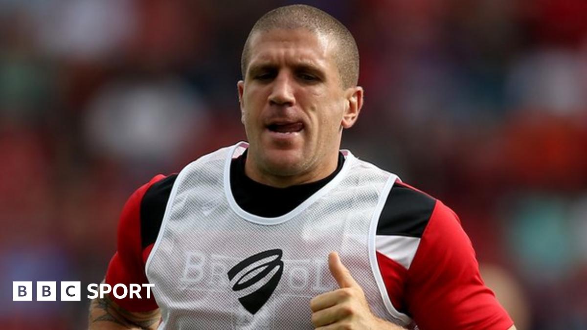 Swindon Town: Adam El-Abd joins on loan from Bristol City - BBC Sport