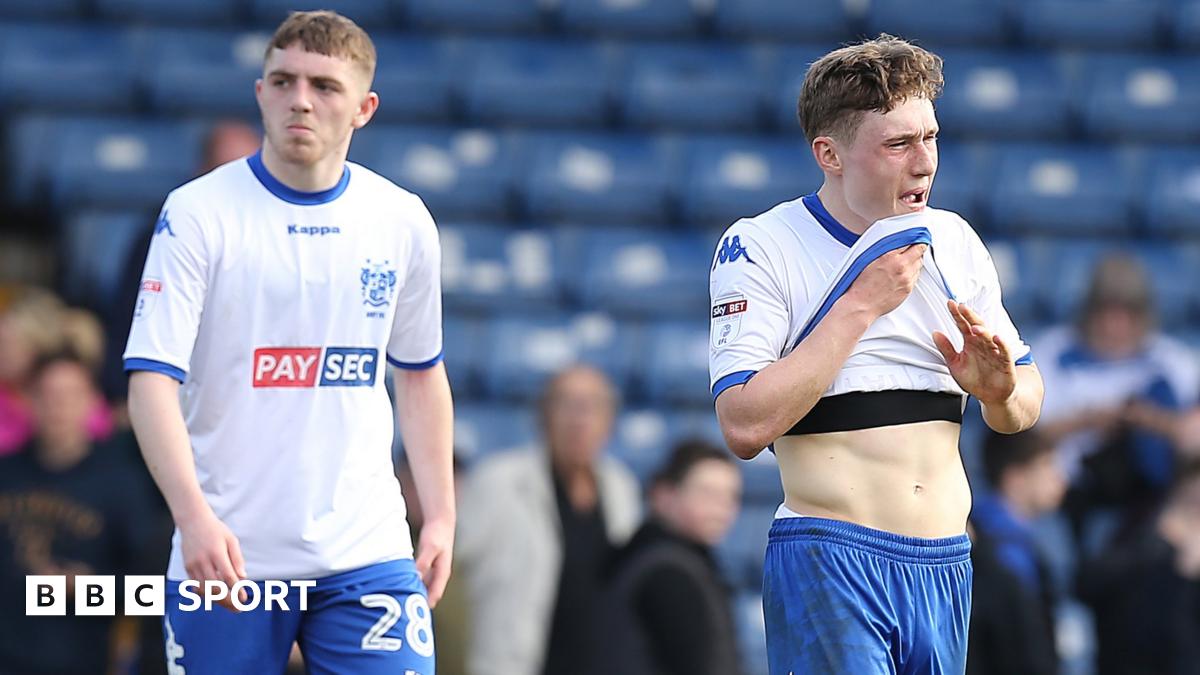 Ryan Lowe: Bury boss criticises squad after relegation from League One ...