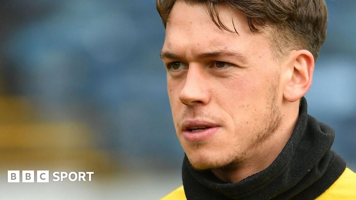 Luke Hannant: Cambridge United sign midfielder on deal until 2021 - BBC ...