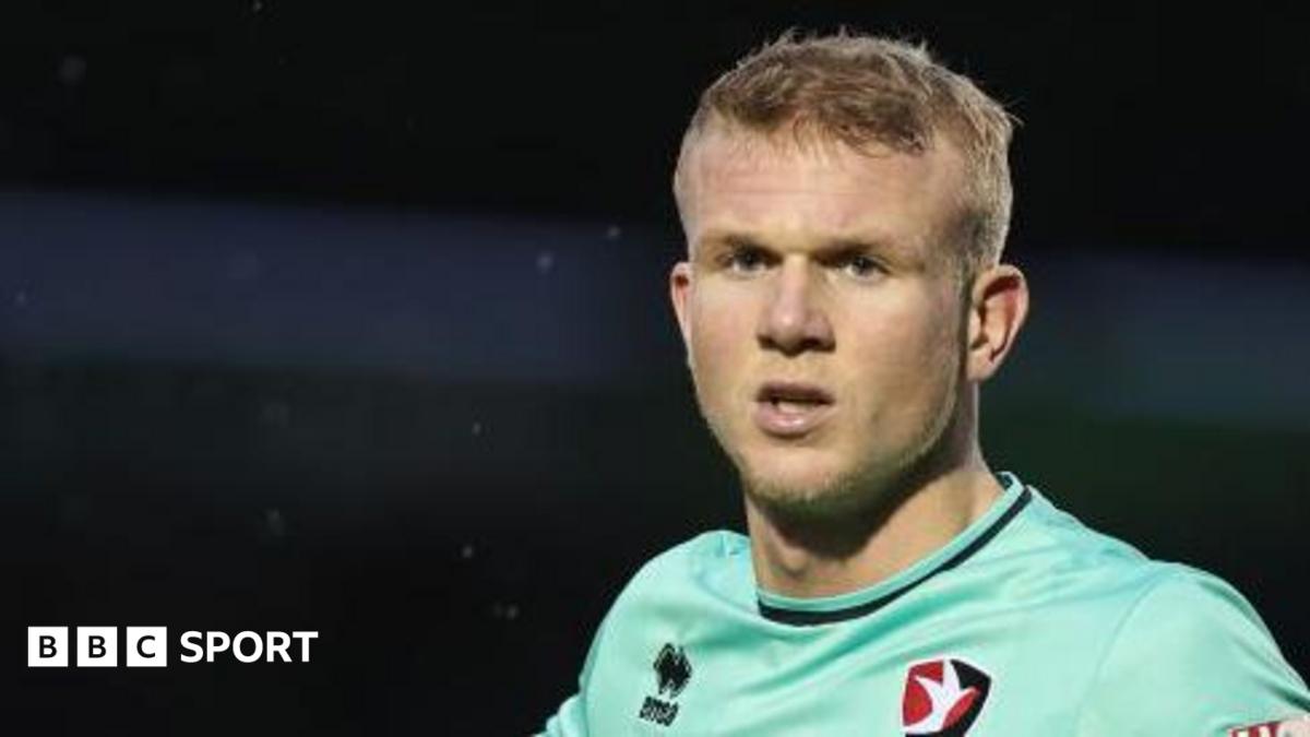 Lewis Freestone: Stevenage sign defender from Cheltenham Town - BBC Sport