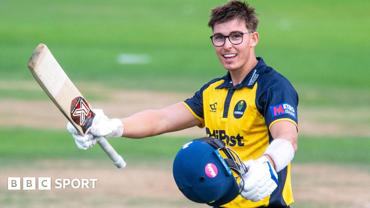 Asa Tribe: Glamorgan batter picked by Paarl Royals in SA20 auction ...