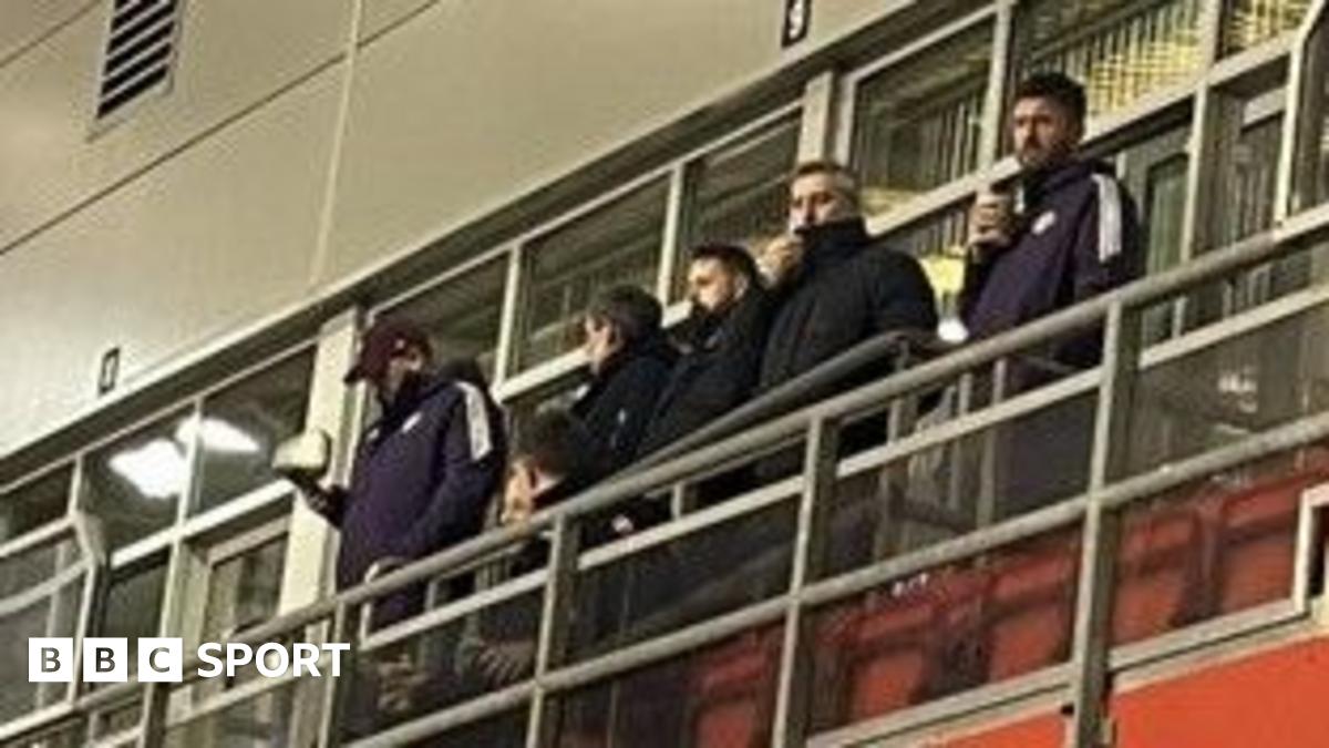 Carrick makes early check on Man Utd kids - BBC Sport