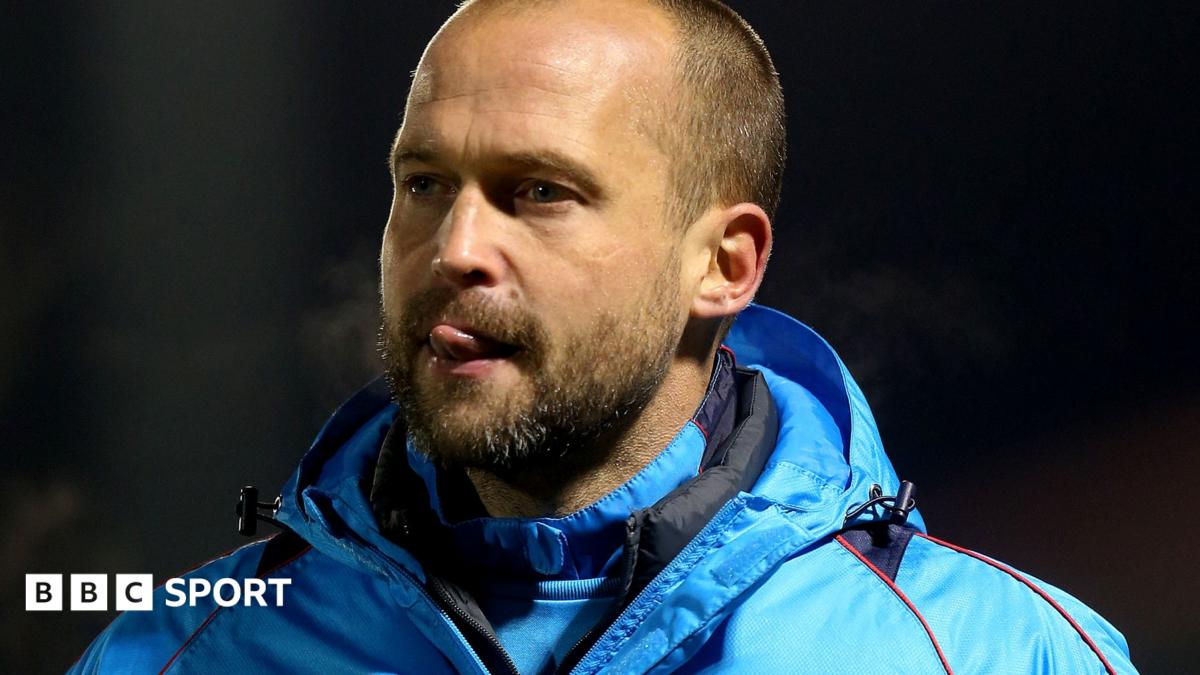 Torquay United squad 'went off script' in Boreham Wood loss - Kevin ...