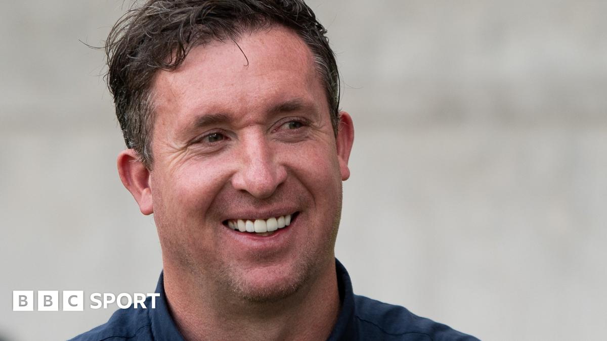 Robbie Fowler in talks with Swindon over manager's job - BBC Sport