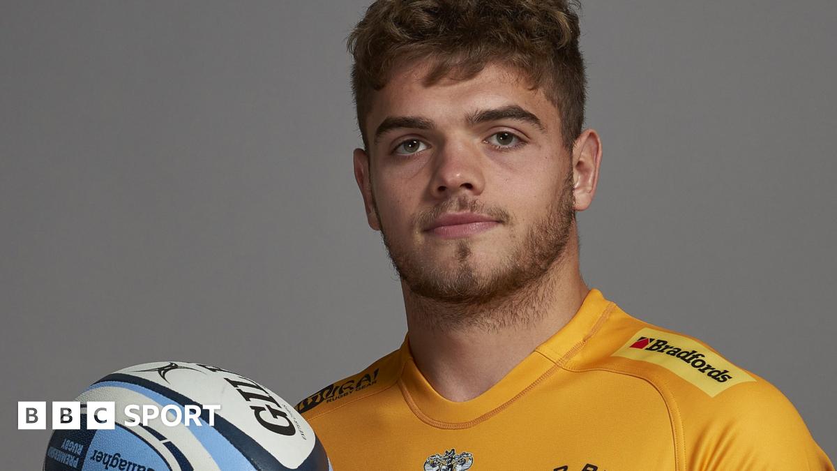 Corey Baldwin: Young back rejoins Scarlets from Exeter Chiefs - BBC Sport