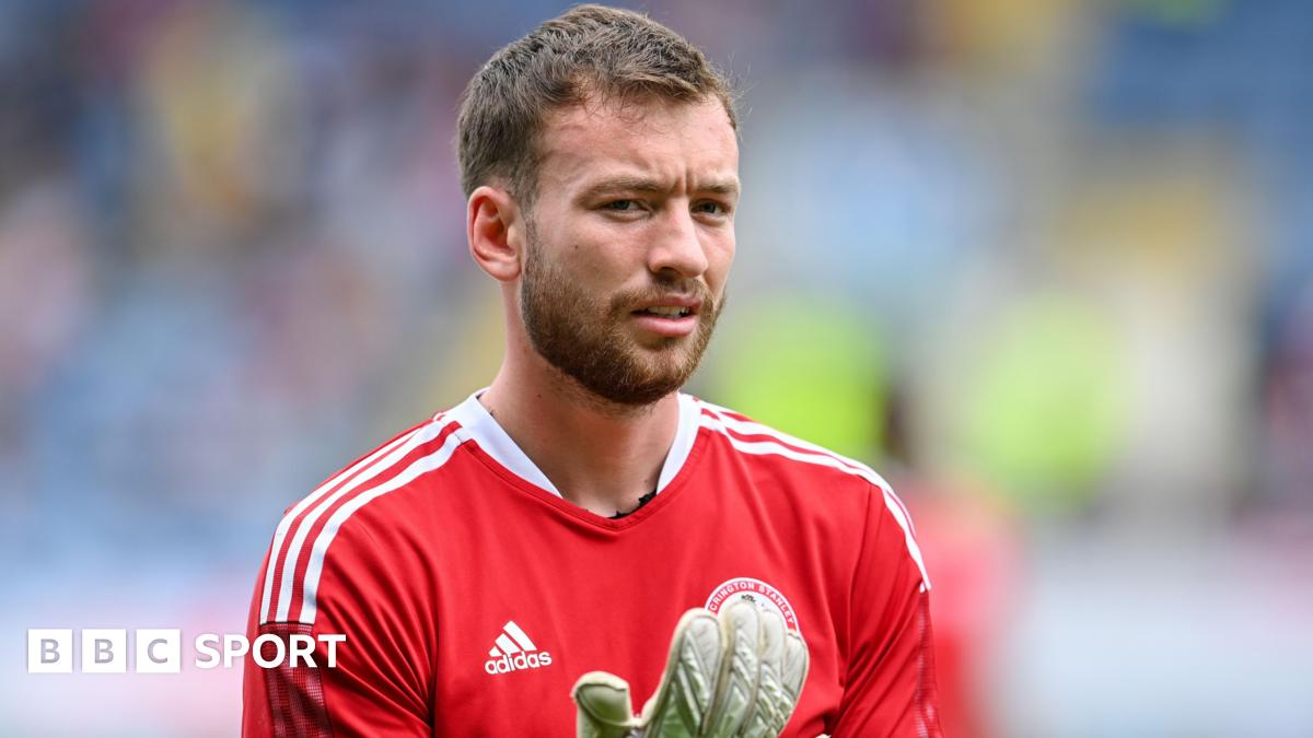 Toby Savin: Shrewsbury sign goalkeeper from Accrington - BBC Sport