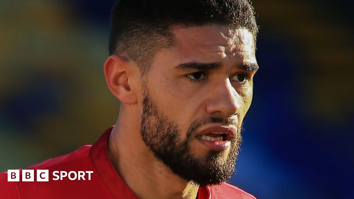 Carlisle United sign Jonathan Dinzeyi and Kelvin Mellor - BBC Sport