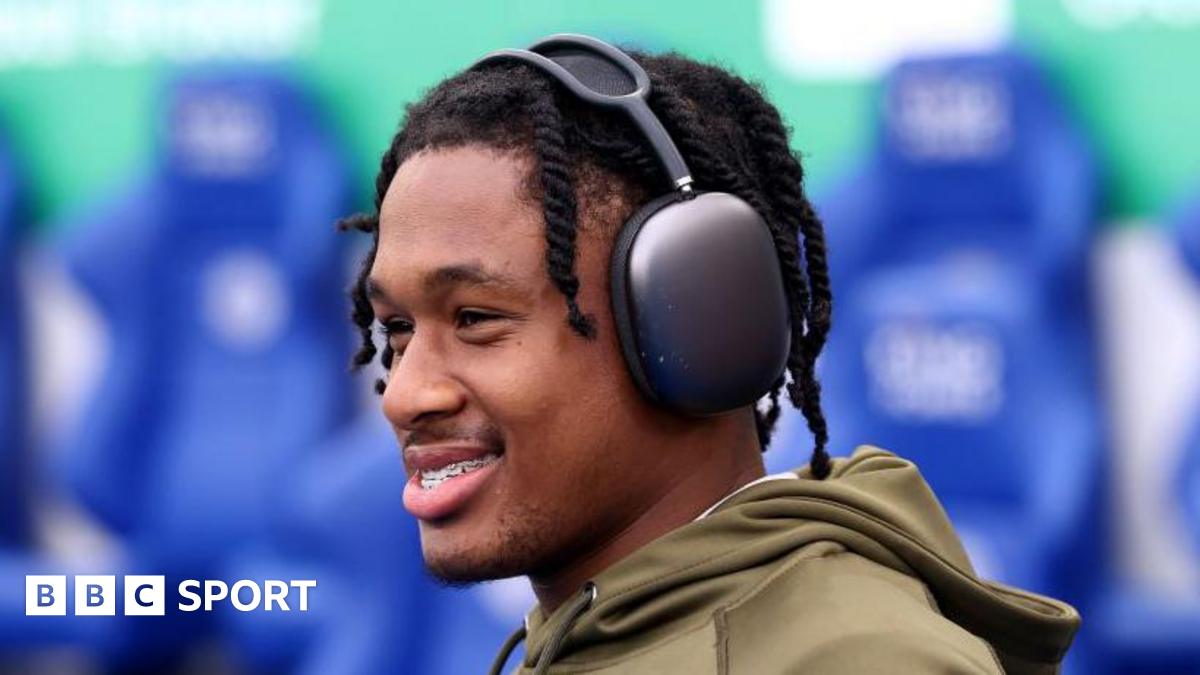 Brentford secure Jayden Meghoma signing from Southampton - BBC Sport