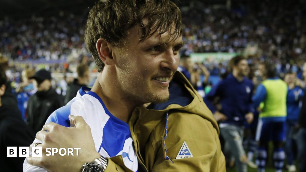 John Swift: Reading midfielder signs new five-year contract - BBC Sport