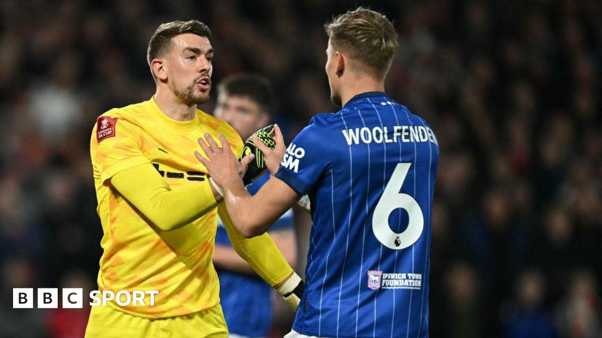 Ipswich news: Alex Palmer on squad 'bond' - BBC Sport