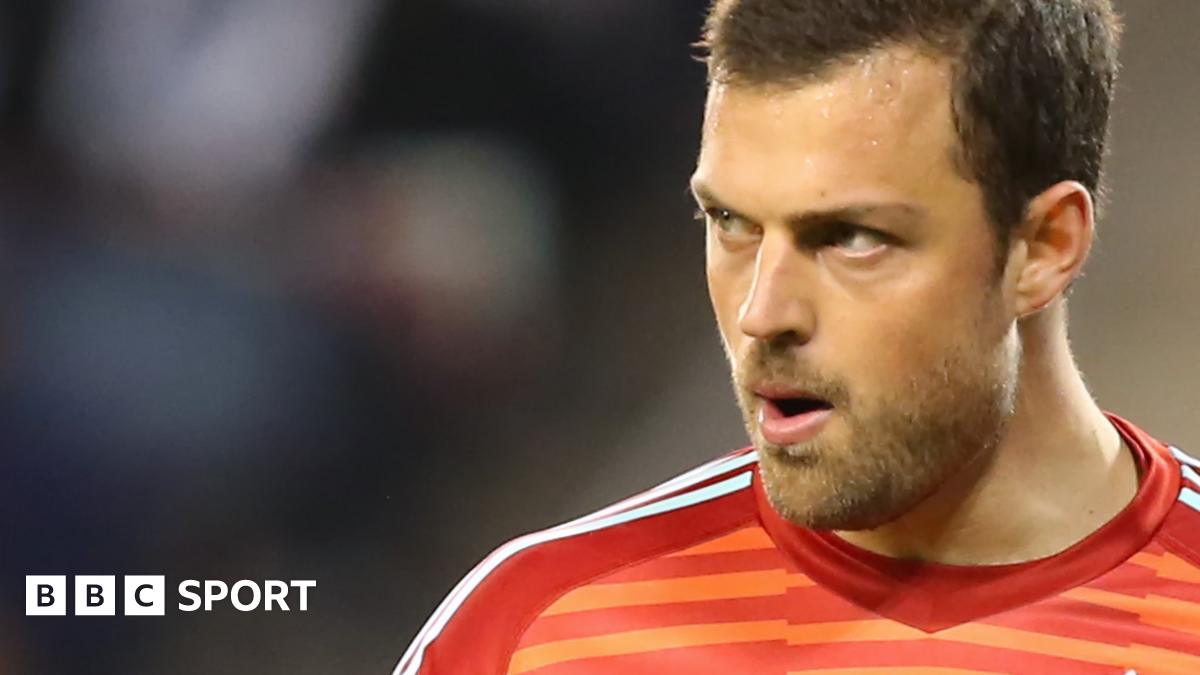 Bristol City sign Stefan Marinovic with Frank Fielding to miss rest of ...