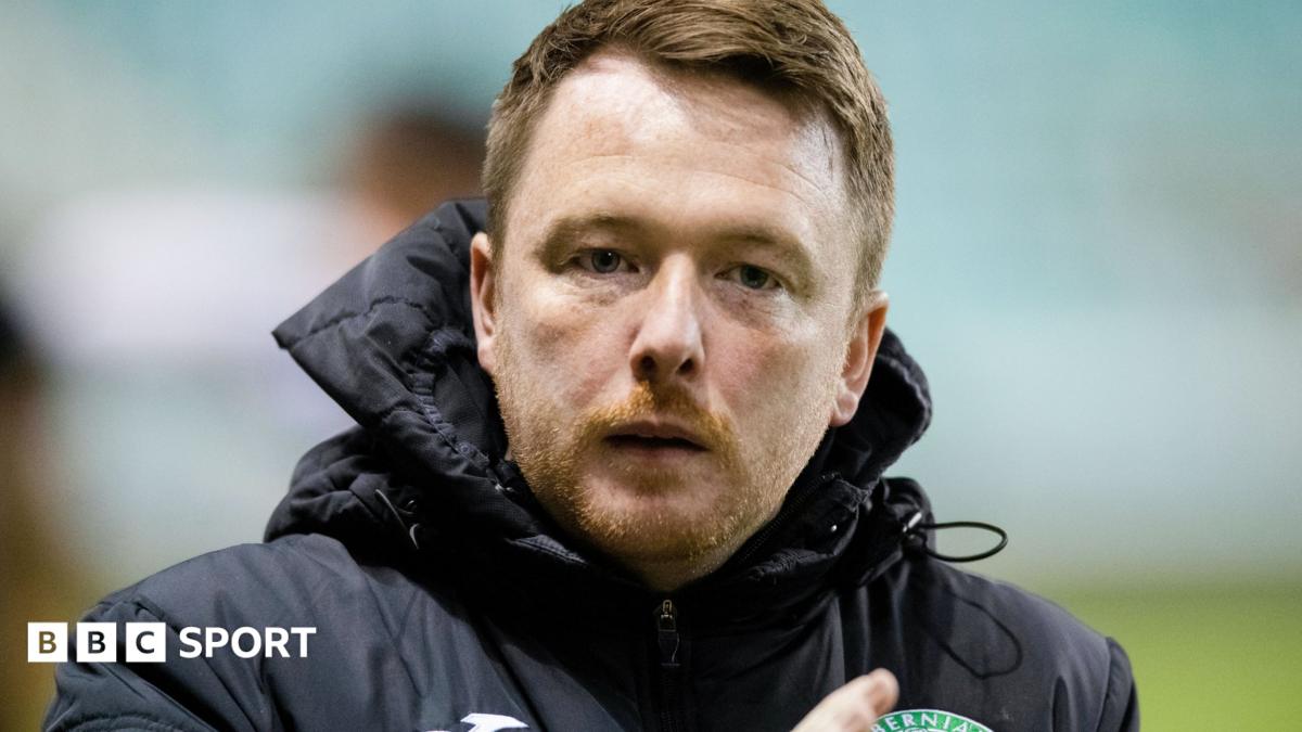Hibernian: Dean Gibson to step down as manager of SWPL side - BBC Sport