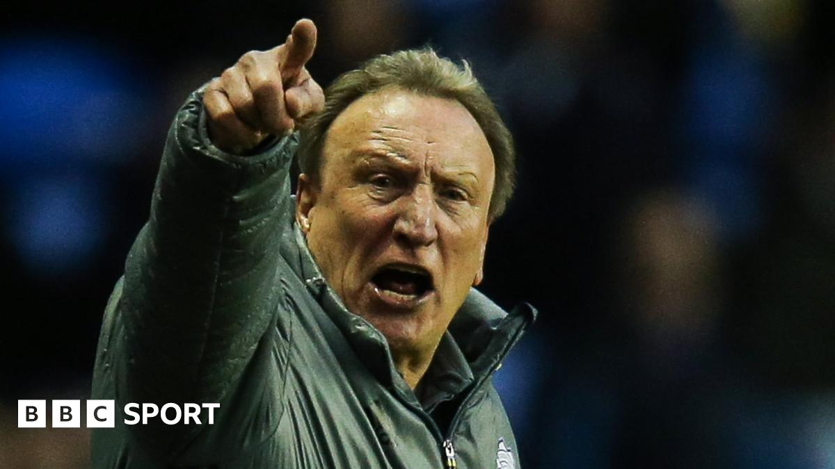 Cardiff City: Neil Warnock 'distraught' at defeat by Reading - BBC Sport