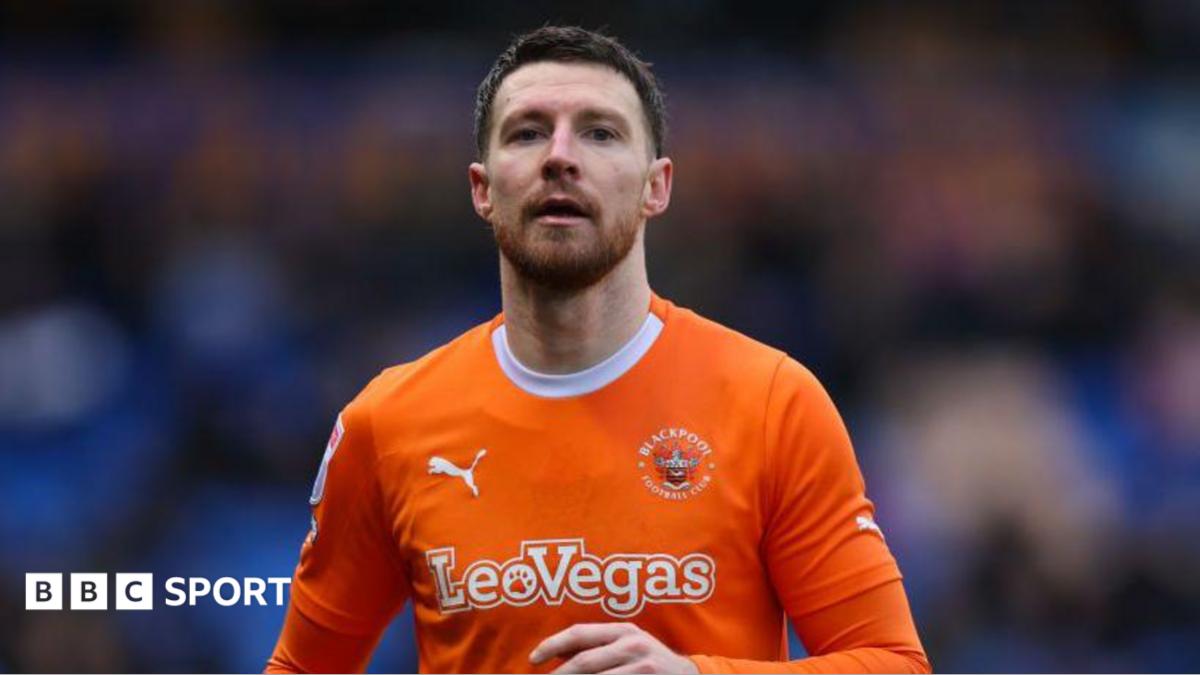 Blackpool defender James Husband signs new two-year contract - BBC Sport