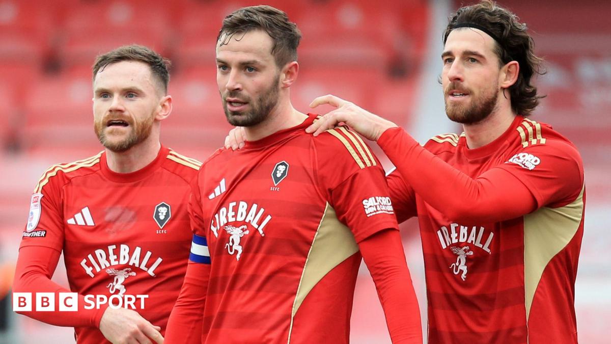 Salford City 2-0 Barnet - BBC Sport