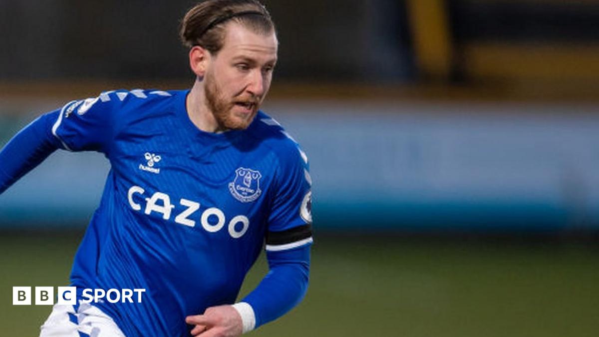 Josh Bowler: Blackpool sign Everton winger on one-year deal - BBC Sport