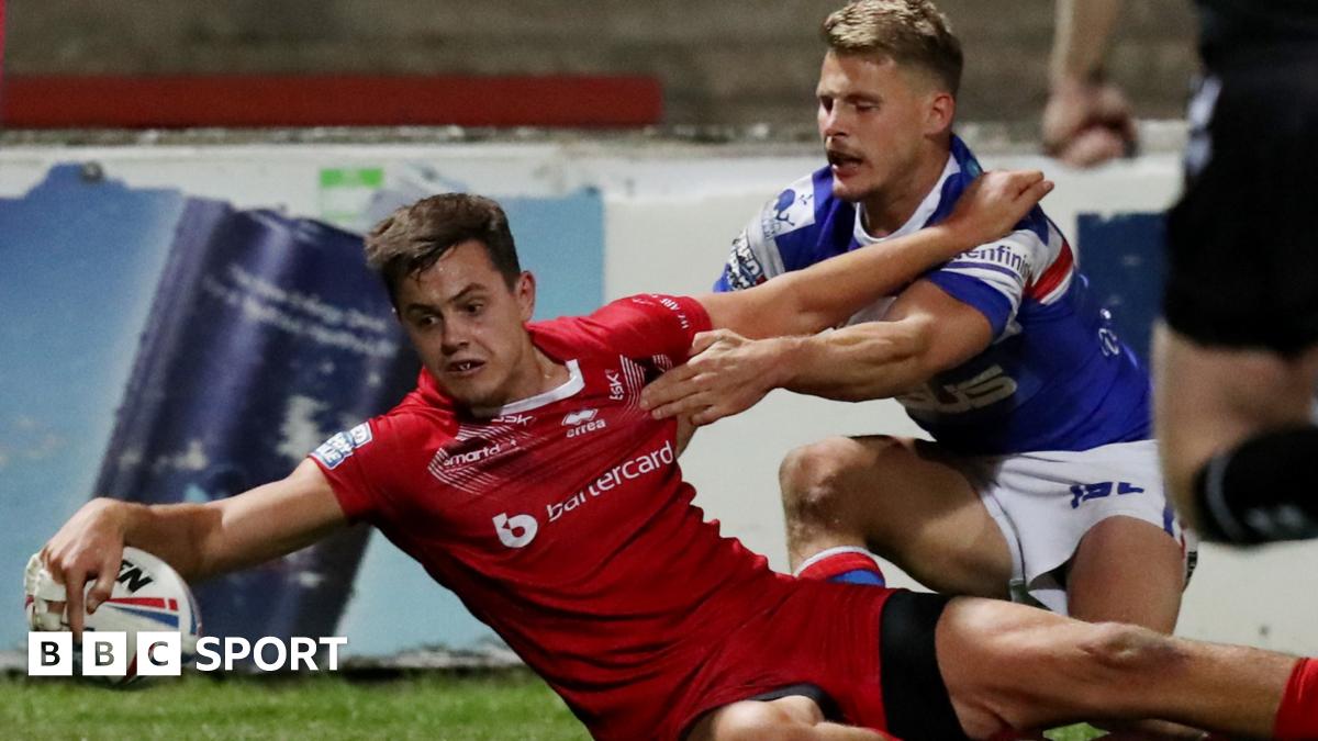 Alex Walker: Wakefield Trinity sign London Broncos full-back - BBC Sport