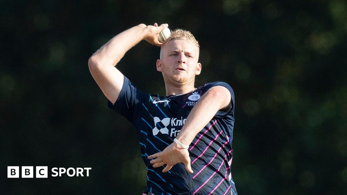 Max Harris: Bowler to stay with Middlesex until end of 2023 - BBC Sport
