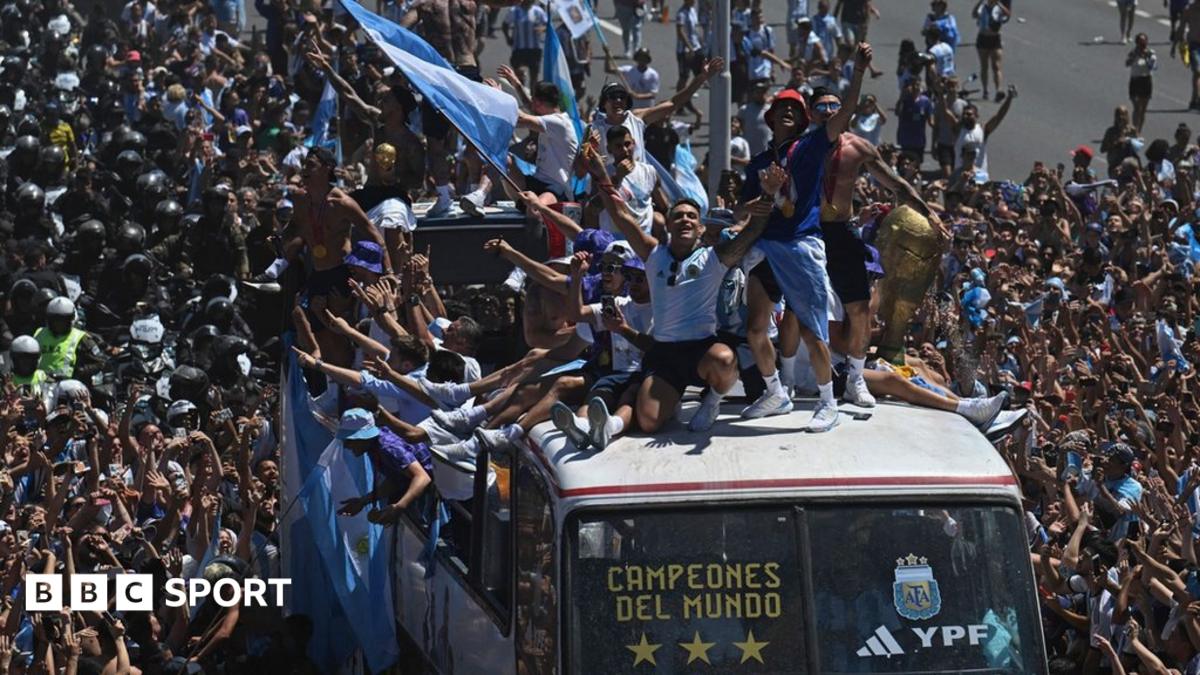 World Cup: Argentina victory parade in Buenos Aires - BBC Sport