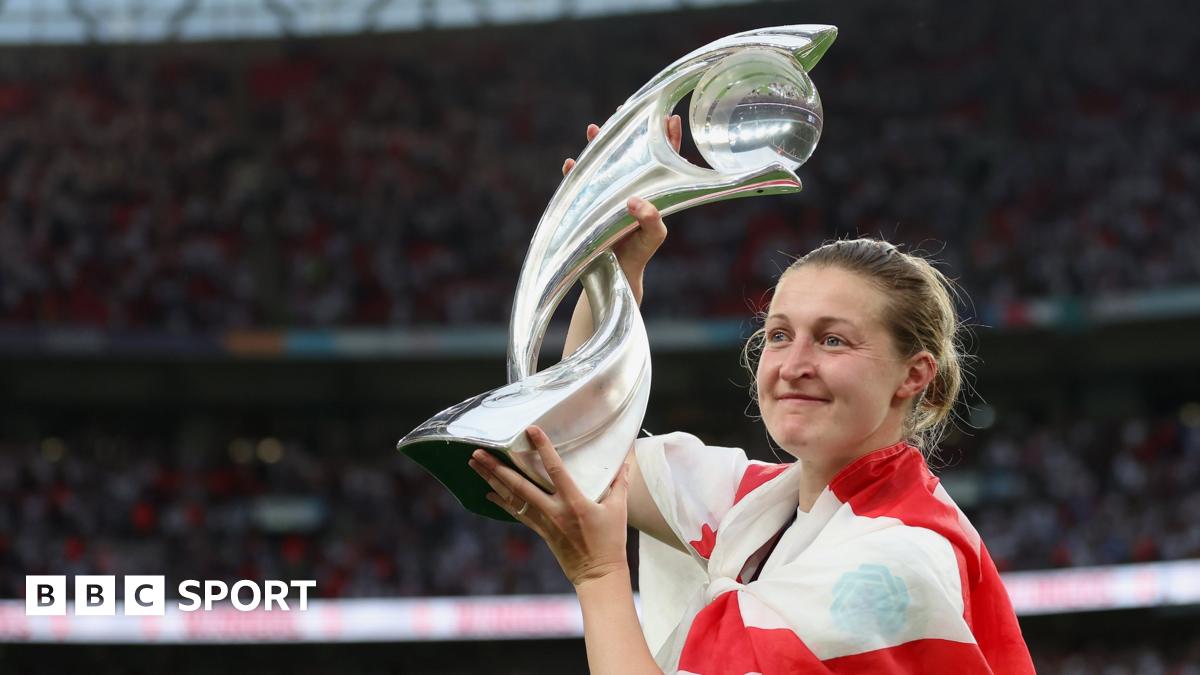Ellen White: Former England and Man City striker is pregnant - BBC Sport