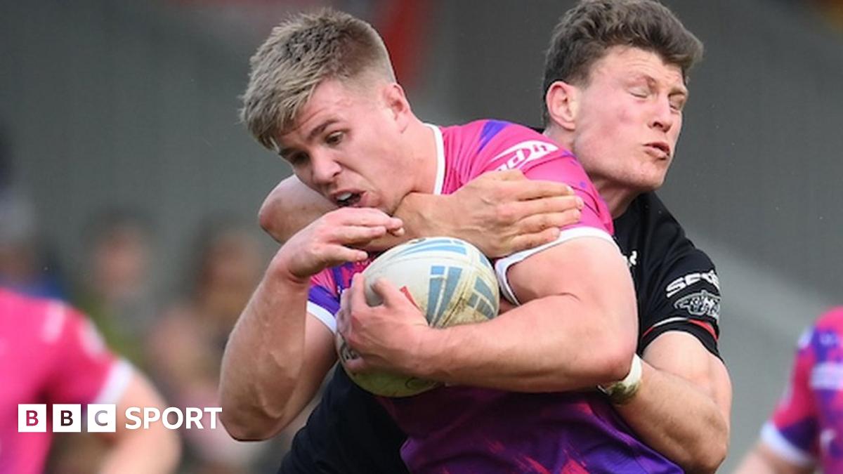 Harry Rushton: Huddersfield Giants forward signs new deal with Super ...