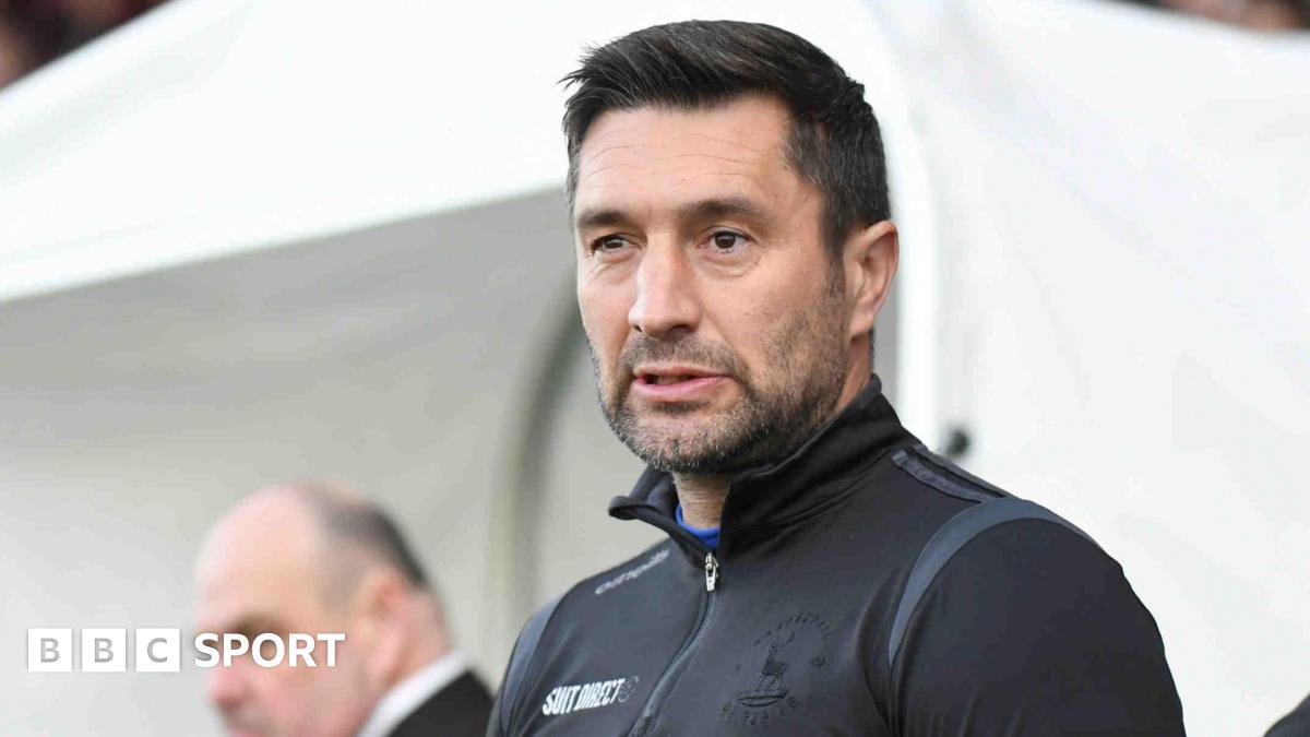 Spennymoor: Moors boss Graeme Lee 'excited' with Wembley one win away in FA Trophy - BBC Sport