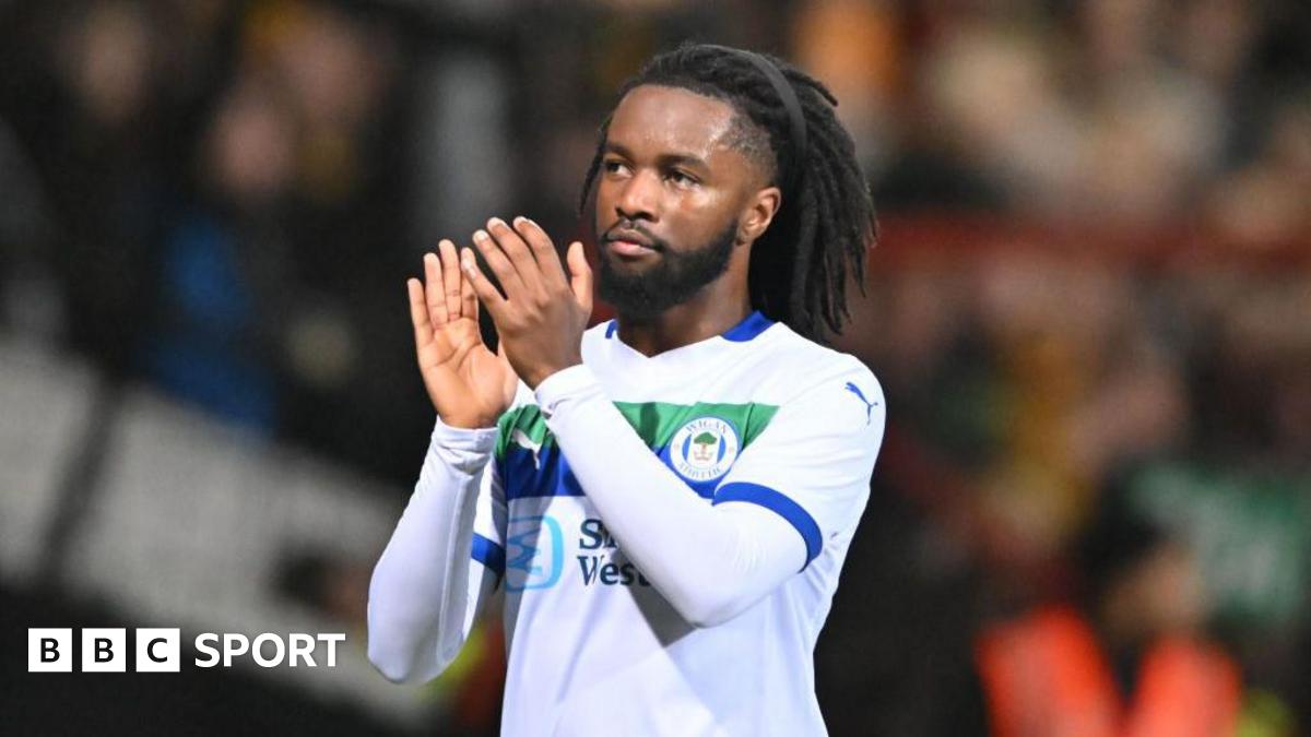 Crewe Alexandra transfer news: Dion Rankine and Jay Mingi sign - BBC Sport