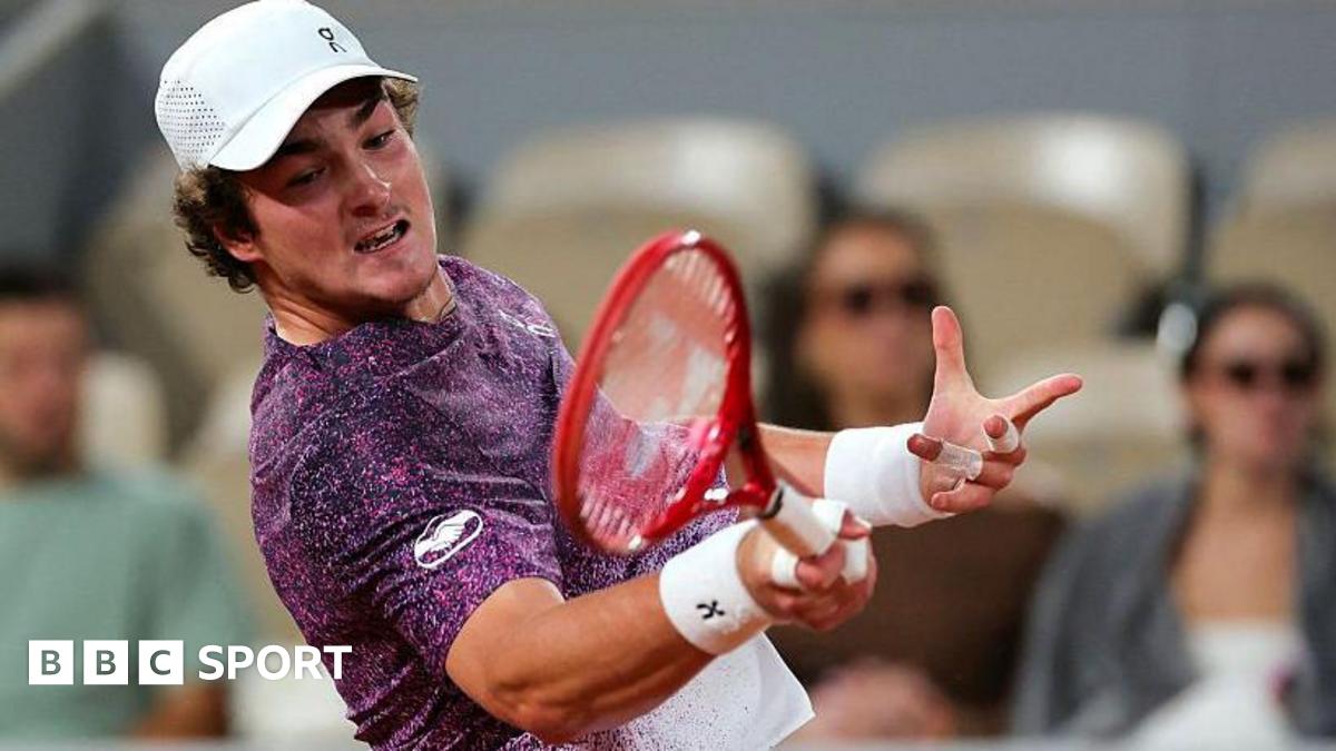 French Open 2026 LIVE: Jakub Mensik vs Joao Fonseca - scores, results ...