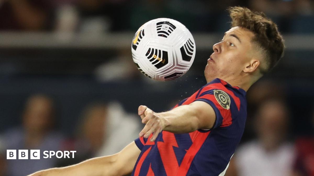 Matthew Hoppe: Hibernian sign USA international on loan from ...