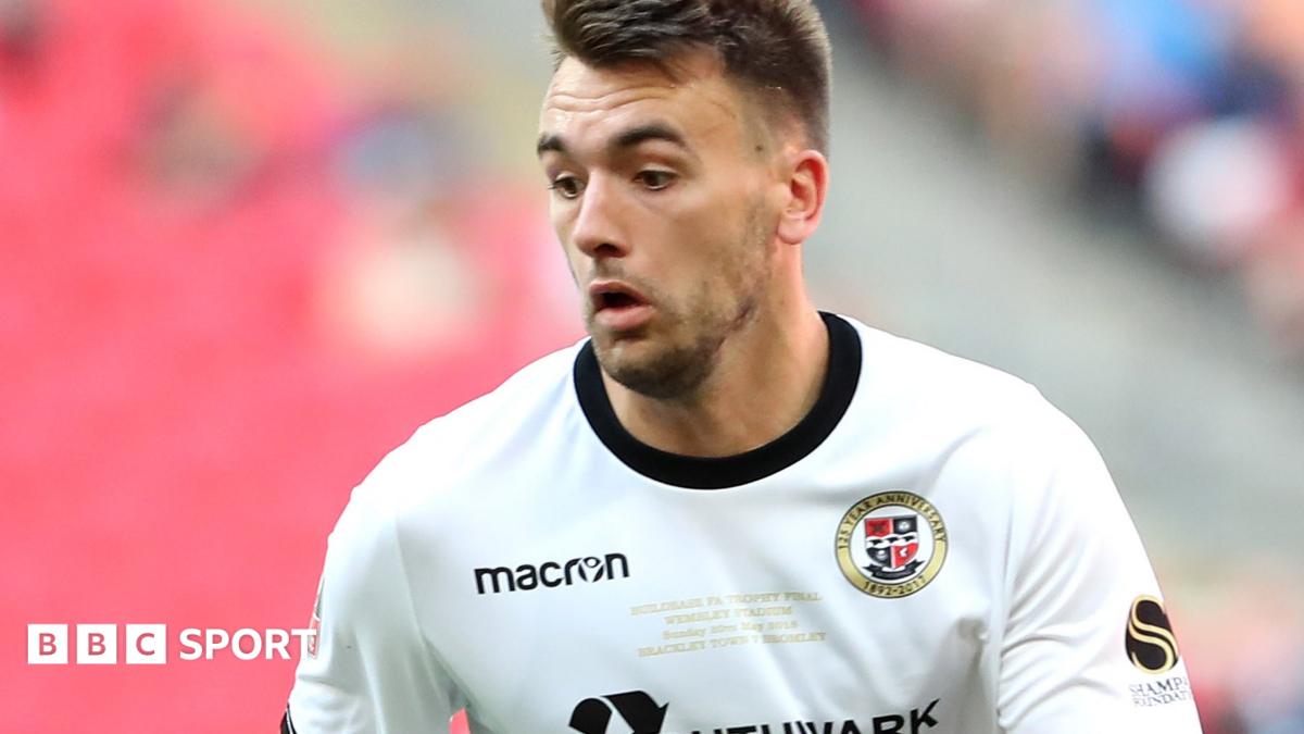 Josh Rees: Gillingham sign Bromley midfielder on two-year deal - BBC Sport