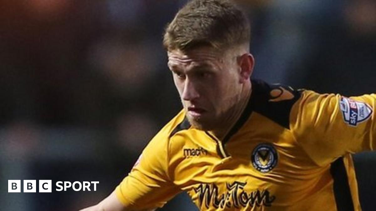 Scot Bennett: Notts County recall Newport County defender - BBC Sport