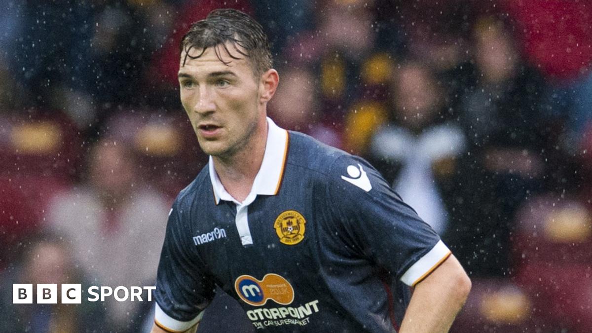 Motherwell sign midfielder Craig Clay on two-year deal - BBC Sport