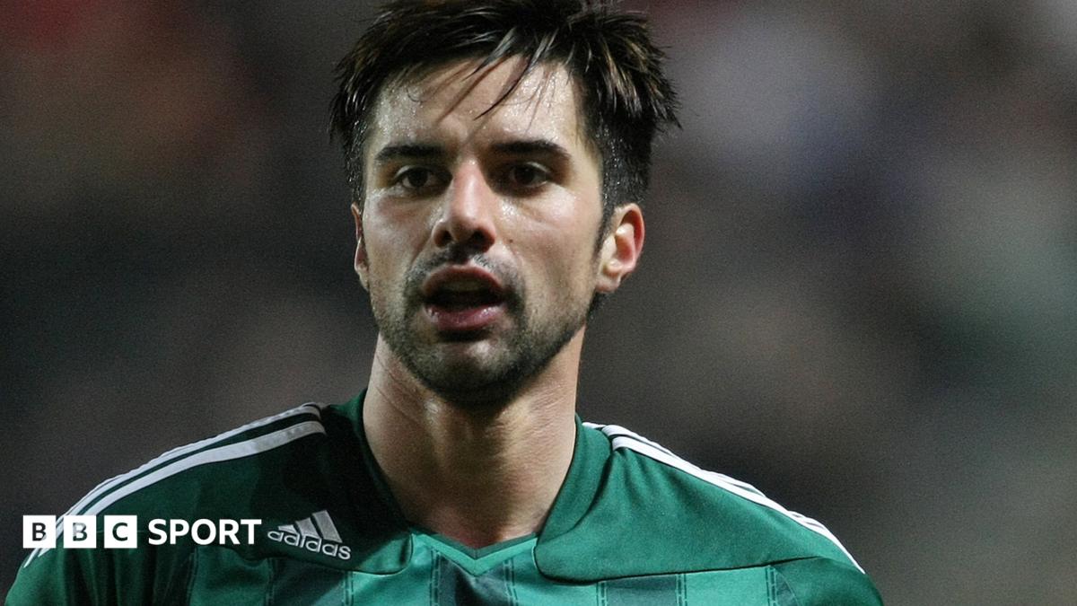 Rory Fallon: Torquay United sign former New Zealand international - BBC ...