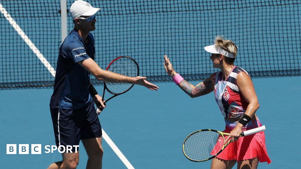 Australian Open: Jamie Murray & Bethanie Mattek-Sands into mixed doubles semis - BBC Sport