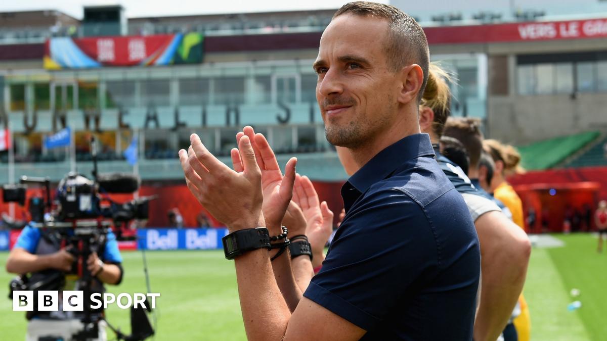 Mark Sampson: England Women's manager eyes Euro 2017 title - BBC Sport