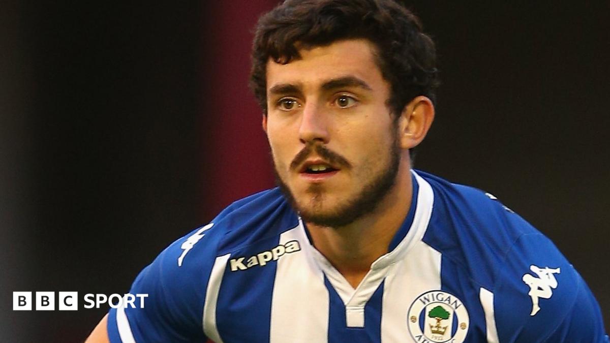 Louis Robles: Grimsby Town sign former Wigan Athletic striker - BBC Sport