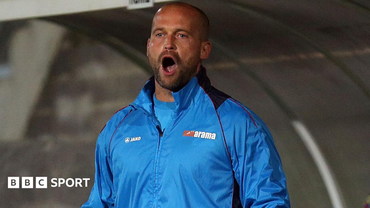 Torquay United boss Kevin Nicholson unhappy with attitude of side - BBC ...
