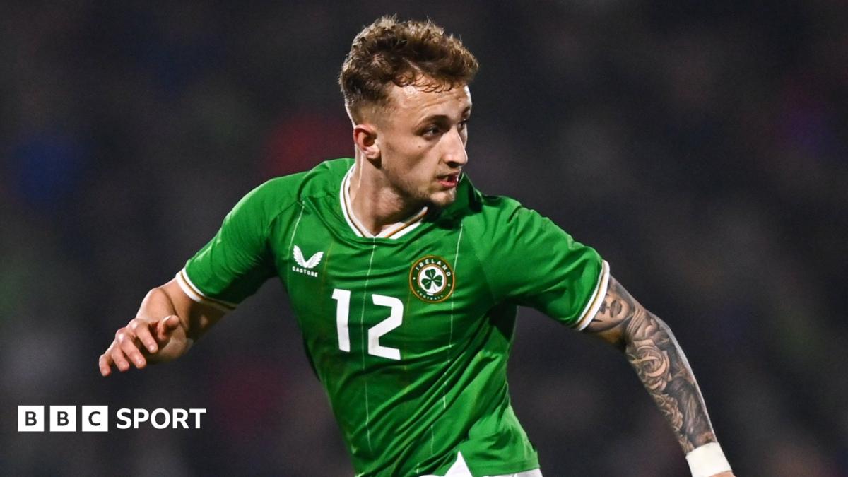 Sheffield United sign St Patrick's Athletic defender Sam Curtis - BBC Sport