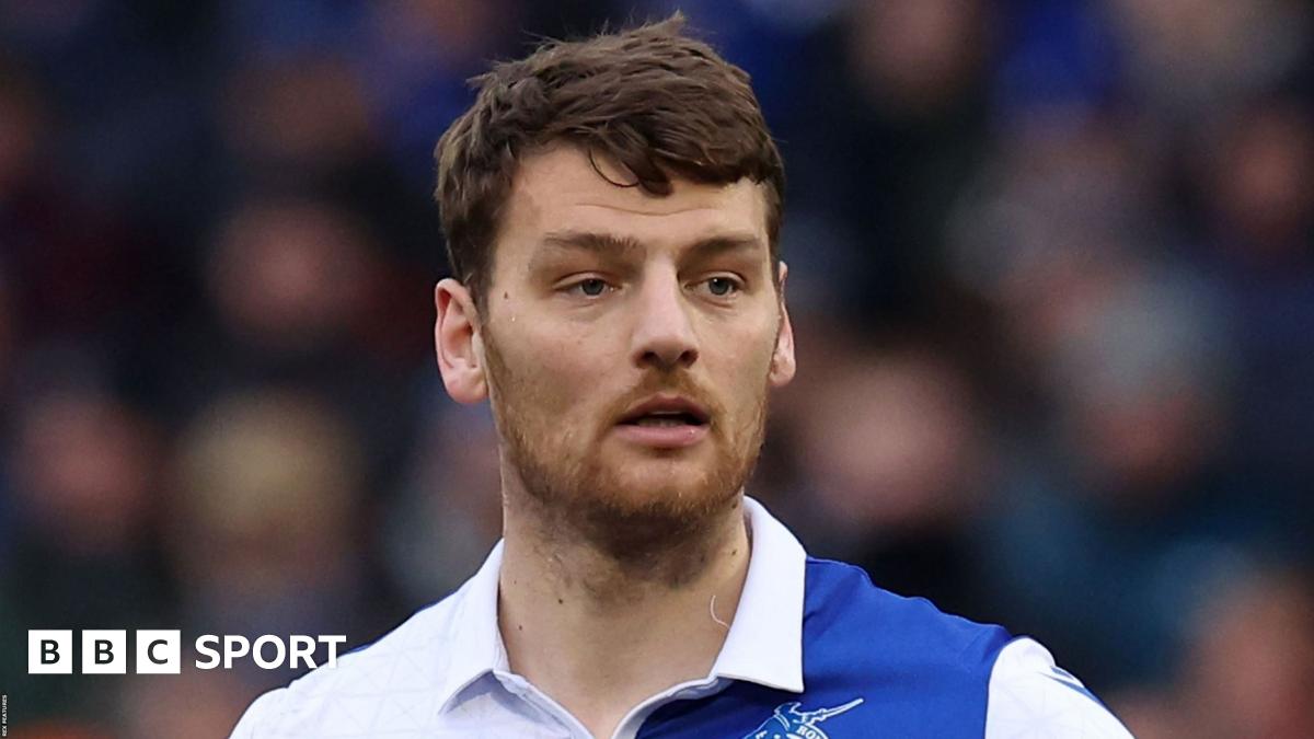 Chris Martin: Bristol Rovers extend striker's contract to summer - BBC ...