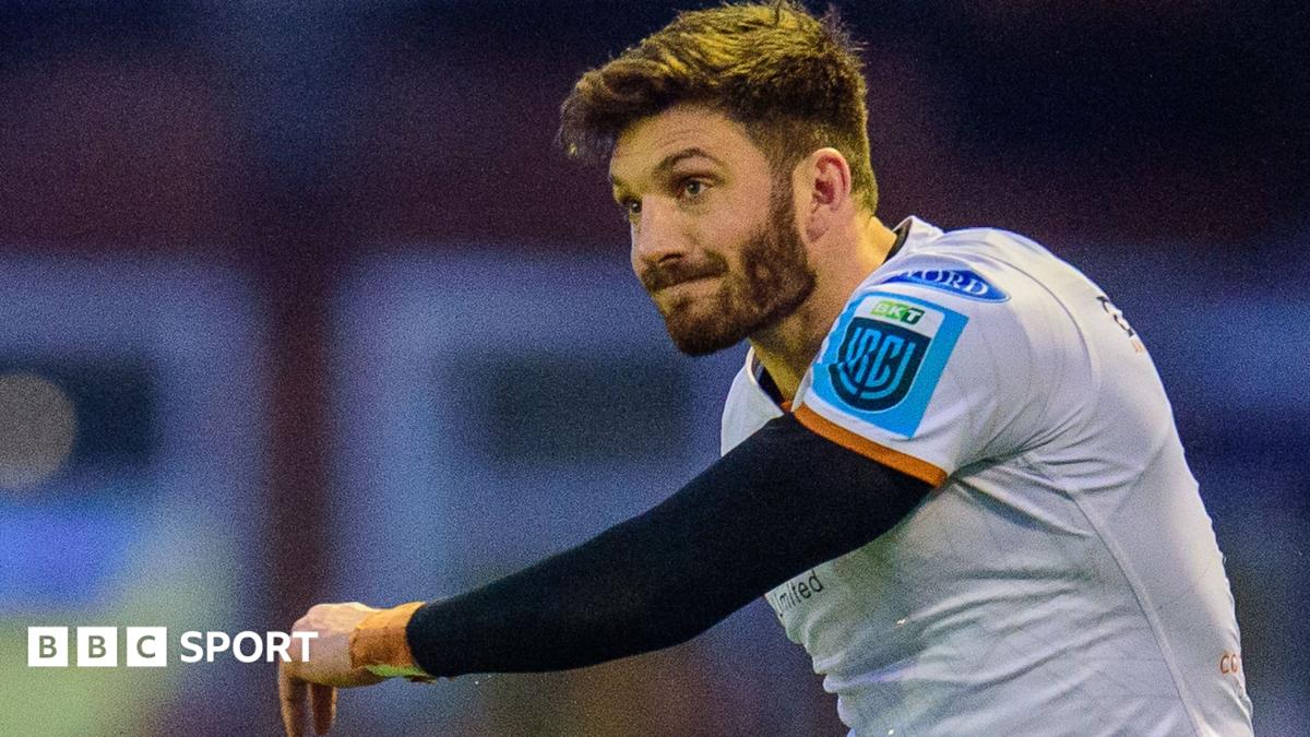 Owen Williams: Wales fly-half signs new Ospreys deal - BBC Sport