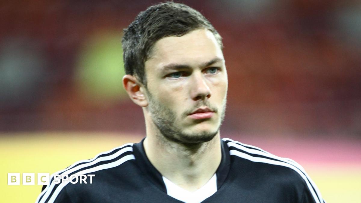 Henrik Dalsgaard: Zulte Waregem right-back signs for Brentford - BBC Sport