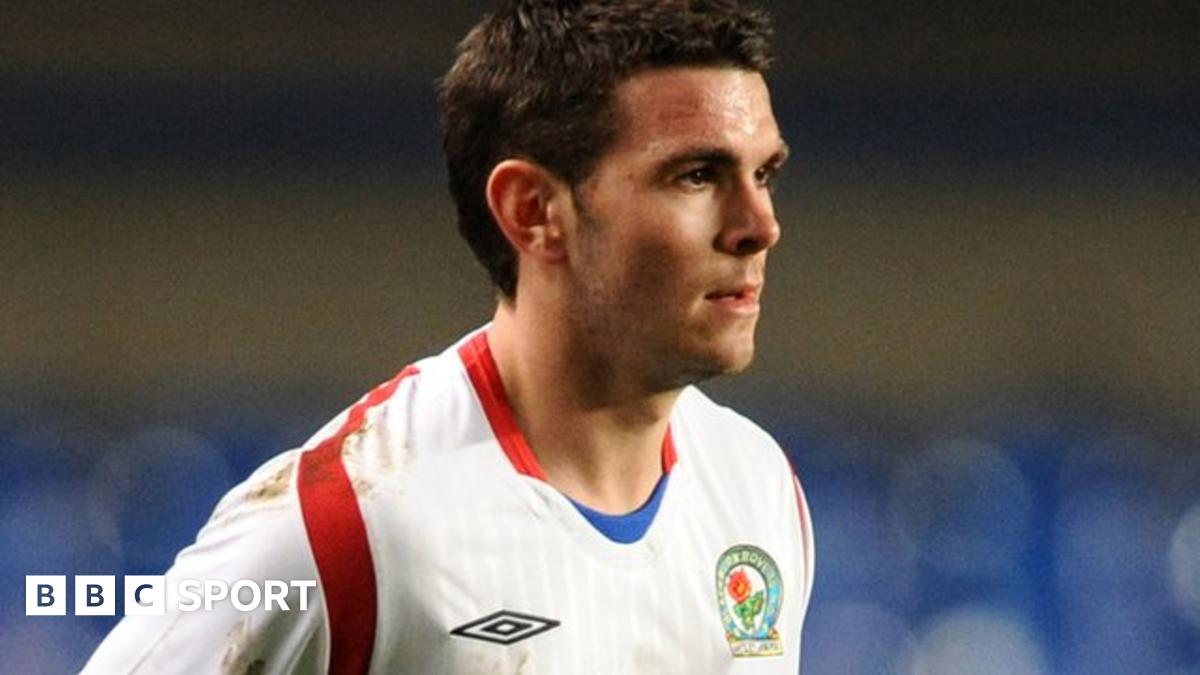 Andy Parry: Altrincham sign defender on one-month loan - BBC Sport