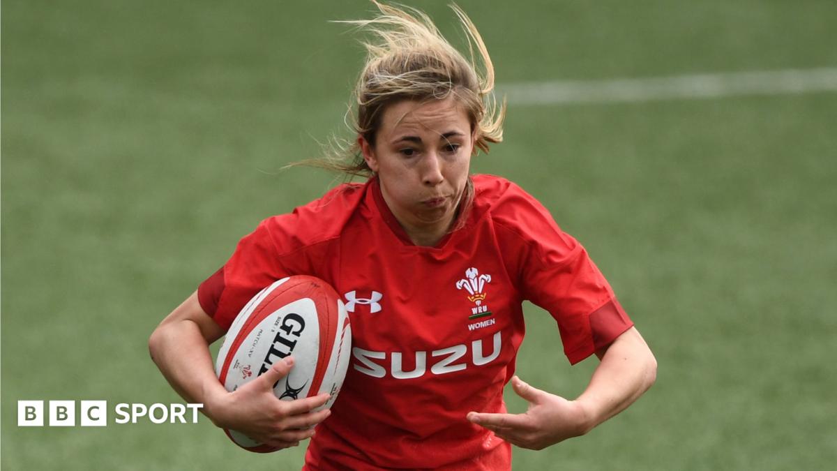Elinor Snowsill: Fly-half admits she almost quit Wales after winless ...