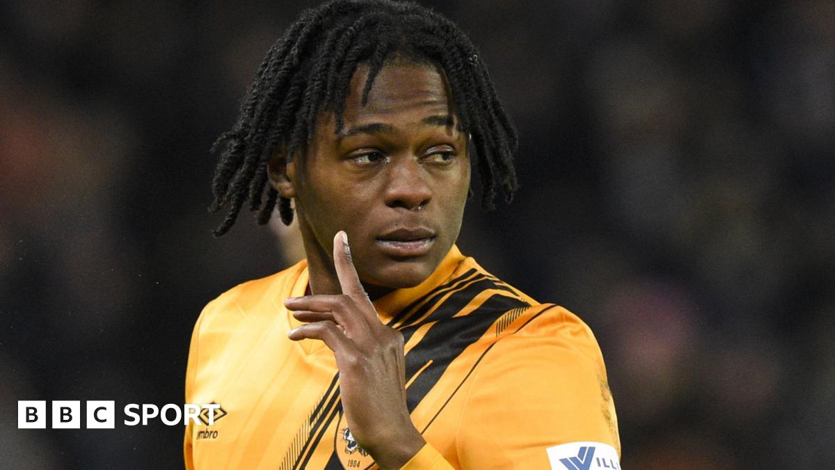 Josh Hinds: Truro City sign free-agent striker until end of season ...