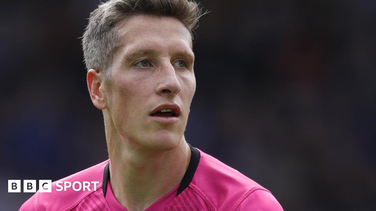 Jim McNulty: Rochdale defender extends contract until 2021 - BBC Sport