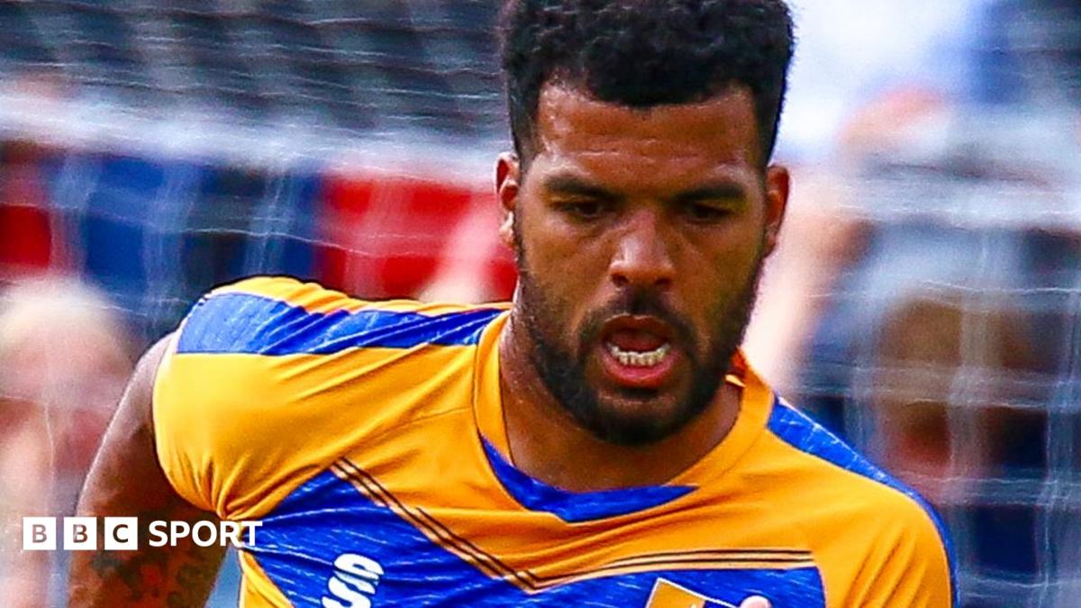 Gillingham: Jacob Mellis & Zech Medley join League One club - BBC Sport