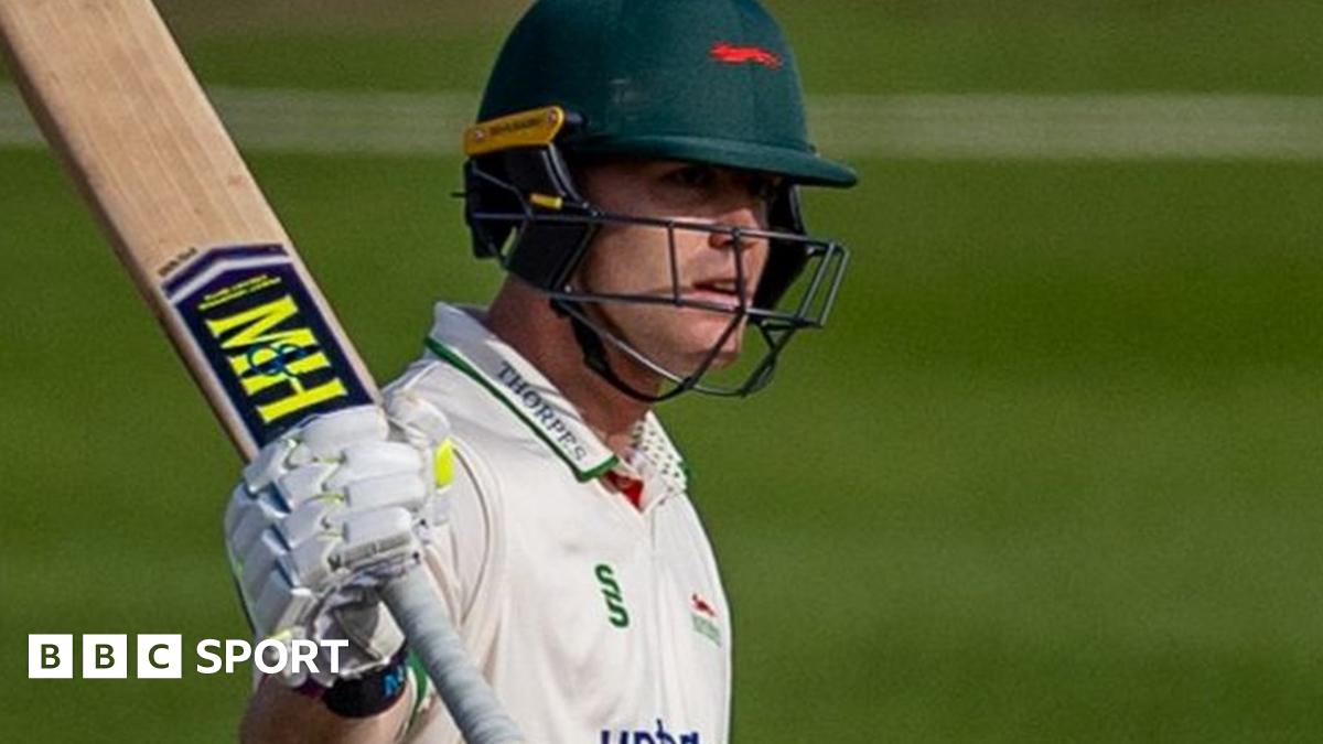 Louis Kimber: Leicestershire batter signs new contract - BBC Sport