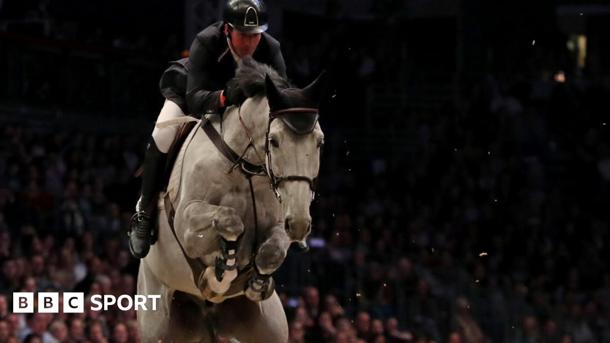 Watch LIVE: London International Horse Show - Puissance GB's Guy ...